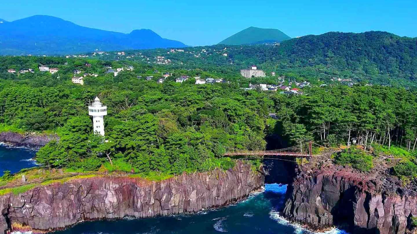 Coastline | IZU Peninsula - Izu has dramatic, stunning coastline